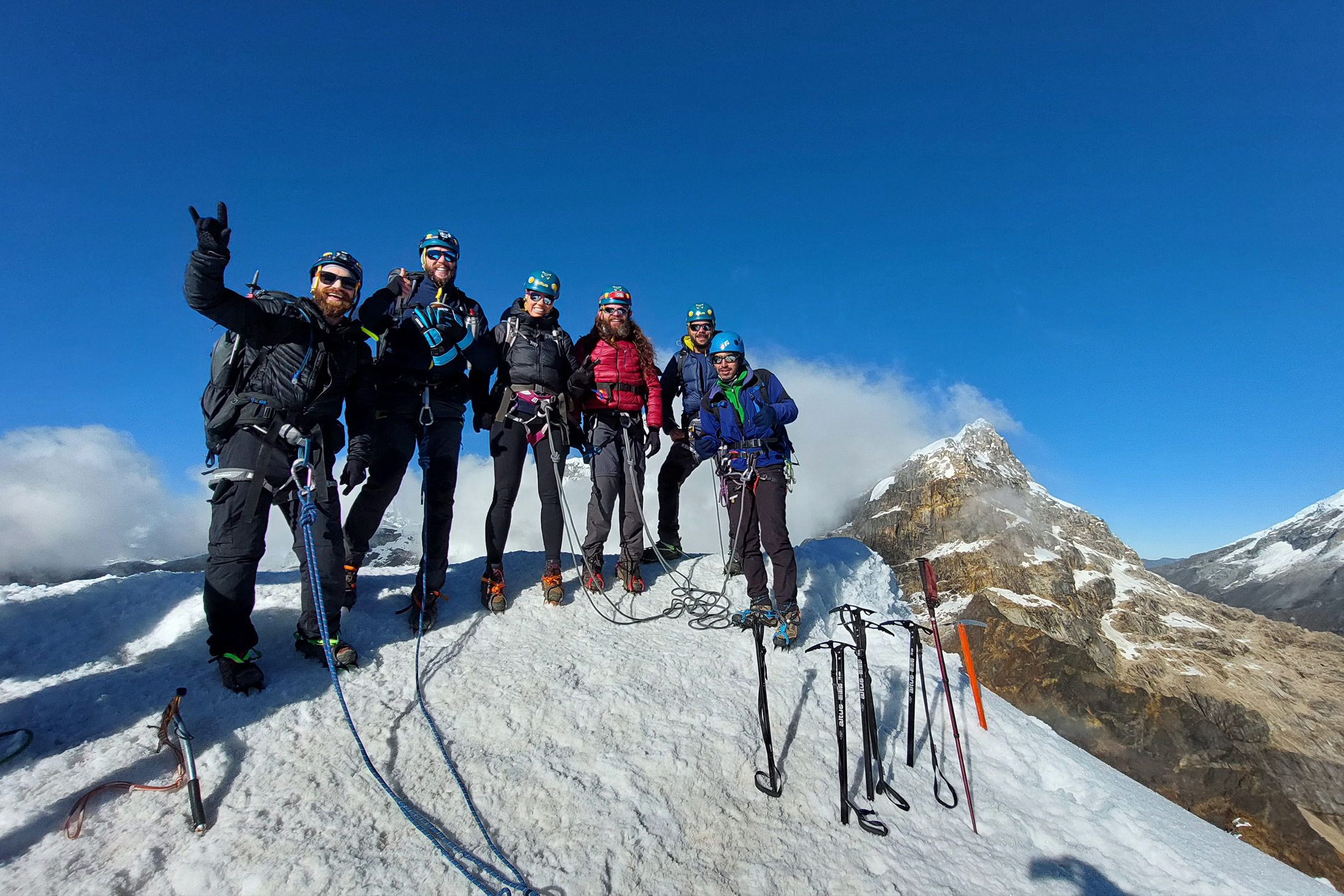 Viajes y Expediciones de Trekking, Montañismo y Tours en Perú ...